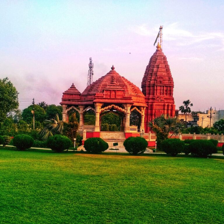 Top 19 Famous Tourist Places In Uttar Pradesh (2022) Travel Guide